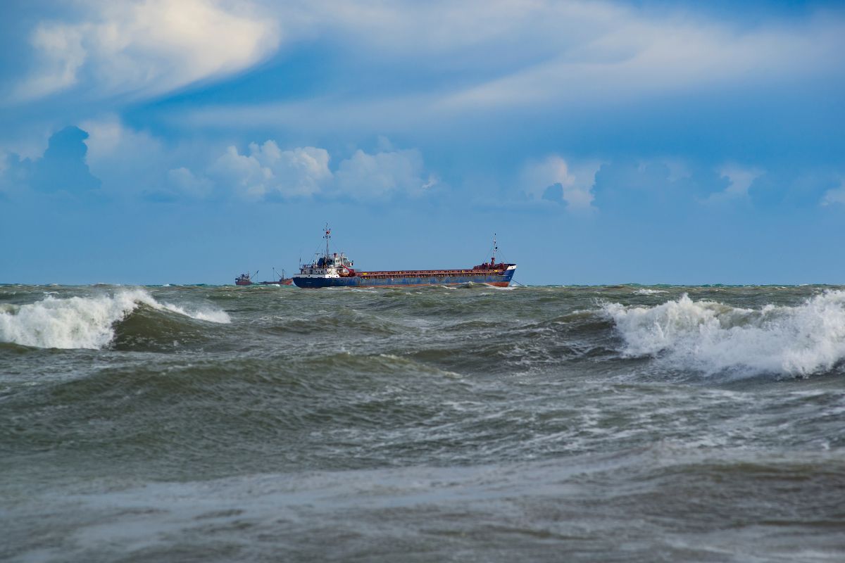 How Weather Shapes the World of Sea Freight | Zip Logistics - Simple ...